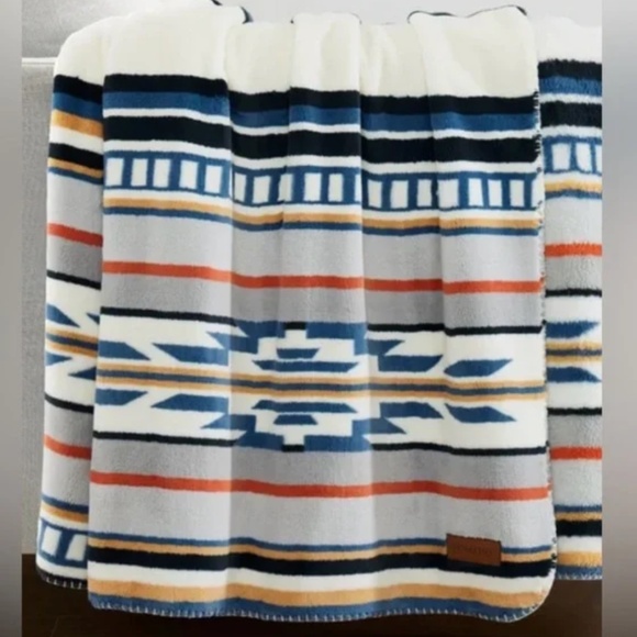 Pendleton | Bedding | Pendleton Plush Throw Blanket Saltillo Stripe Super Soft | Poshmark